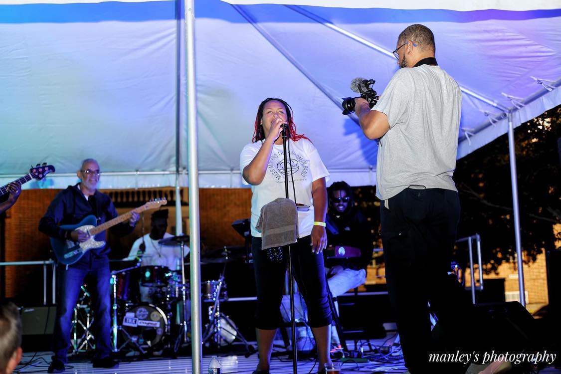 Miss Mini – Music the way YOU like it!